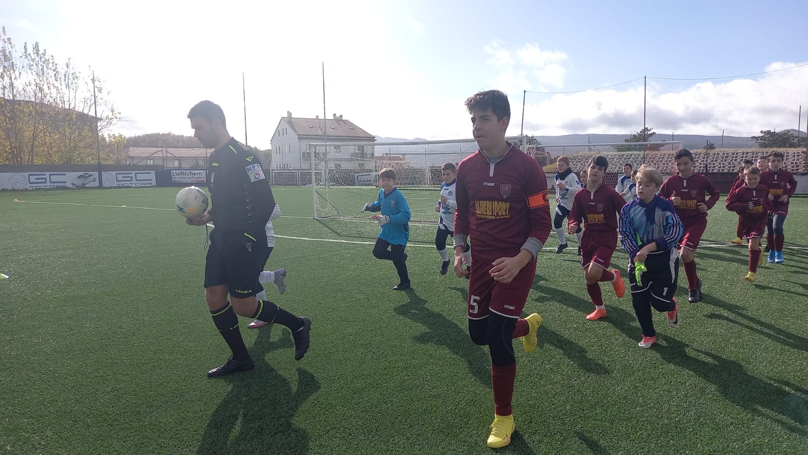Calcio Esordienti: un minuto di raccoglimento per le vittime di Ischia ... Calcio Esordienti: un minuto di raccoglimento per le vittime di Ischia ...