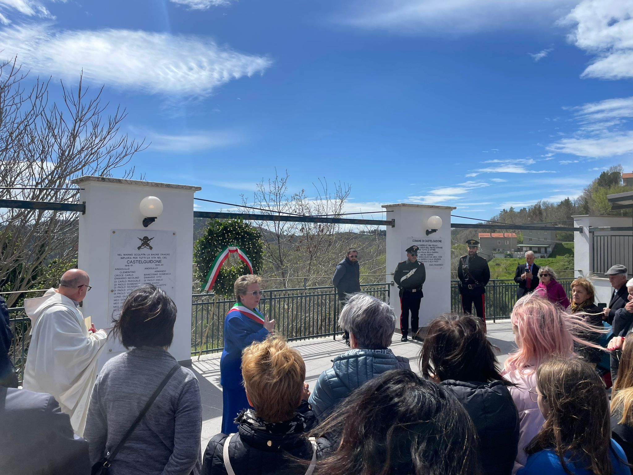«Essere liberi, anche dalla mafia»: scoperta la targa in memoria del piccolo Giuseppe Di Matteo ...