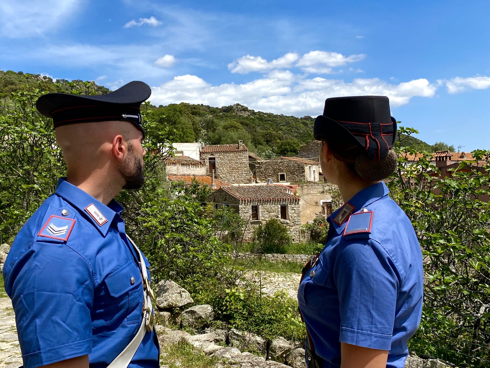 Picchia la ex e aggredisce i Carabinieri intervenuti in aiuto: 44enne fermato con il taser e ...