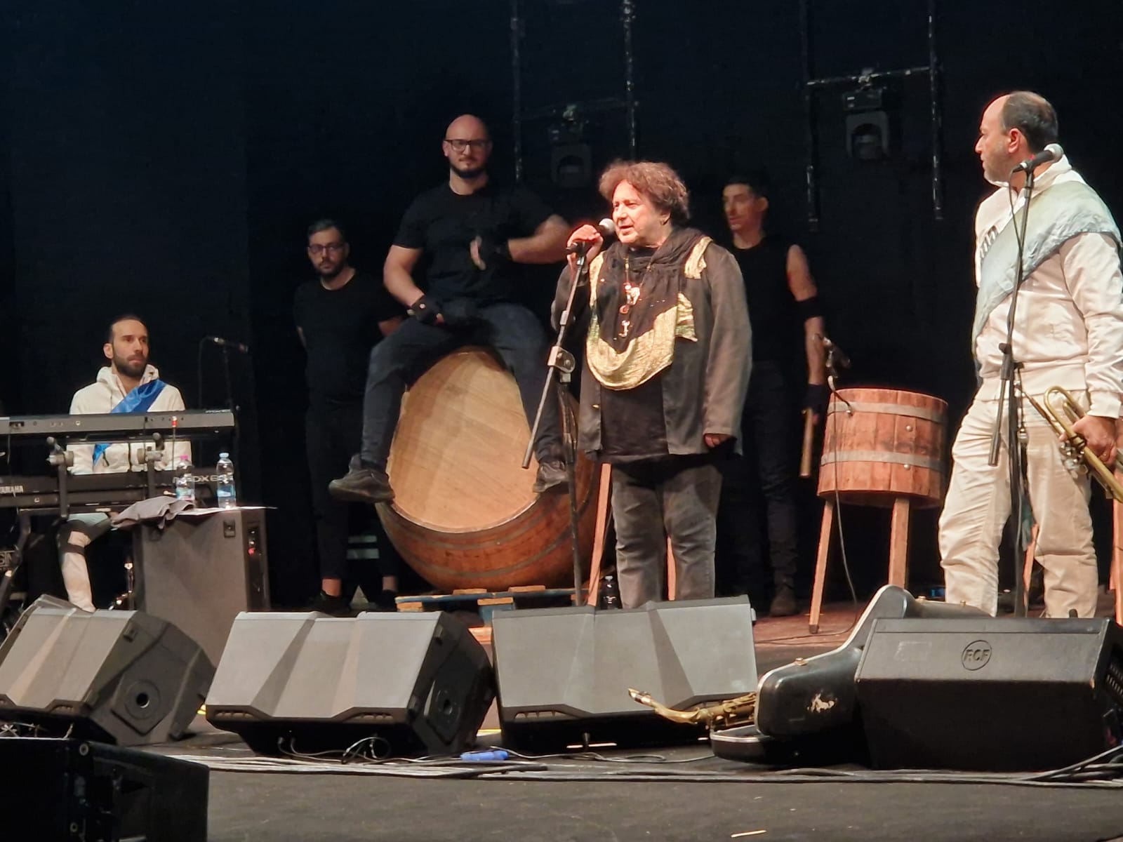 Scivolone di Enzo Avitabile ad Agnone, ci vieta di filmare il suo ...