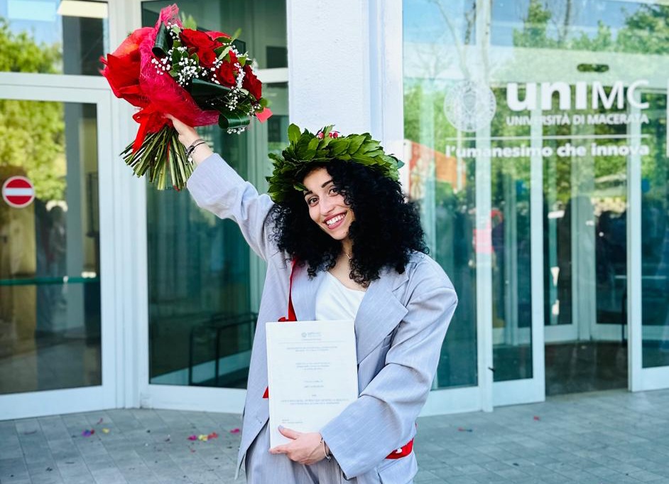 Angela Colacillo dottoressa da 110 e lode in Scienze della formazione ...