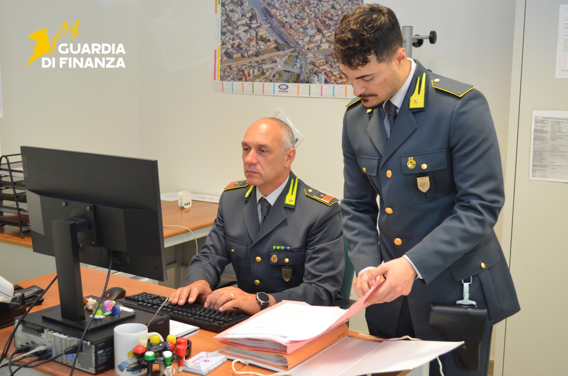 Fatture false per un totale di circa 5,1 milioni di euro, cinque ...